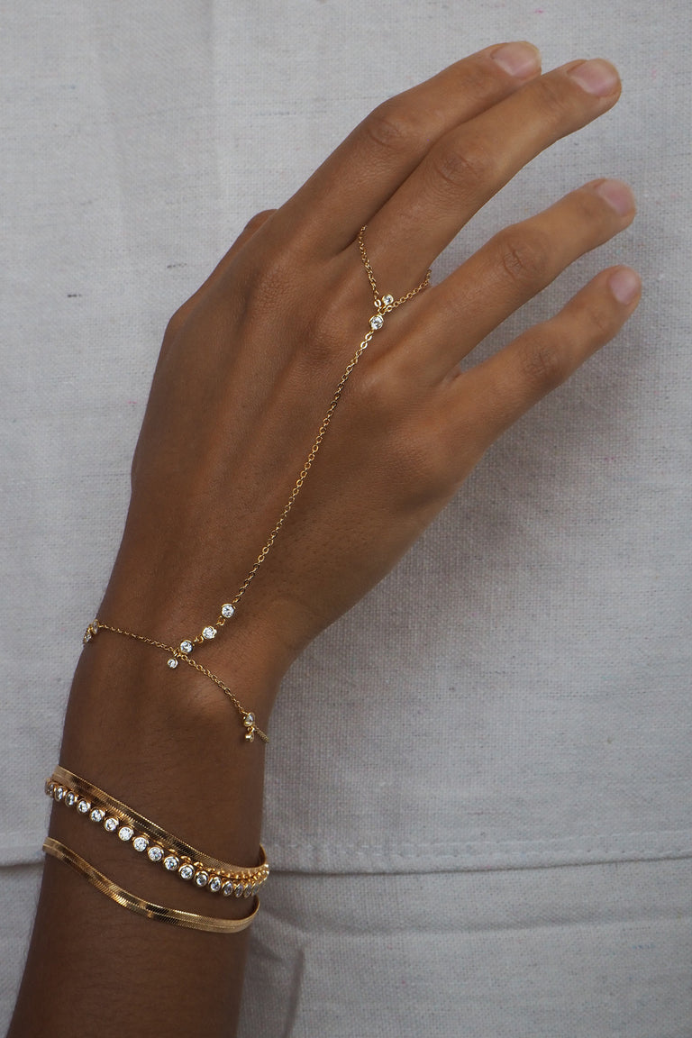 Anais Hand Chain – Lili Claspe